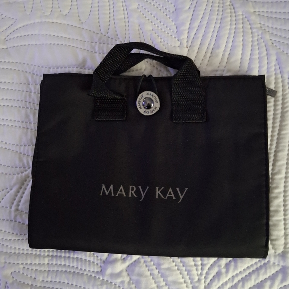 Mary Kay | Bags | Mary Kay Black Nylon Makeup Case | Poshmark